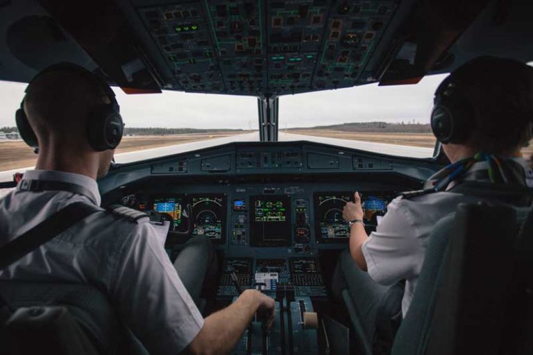 How to Be a Good Flight Instructor - 6 Helpful Tips - Thrust Flight