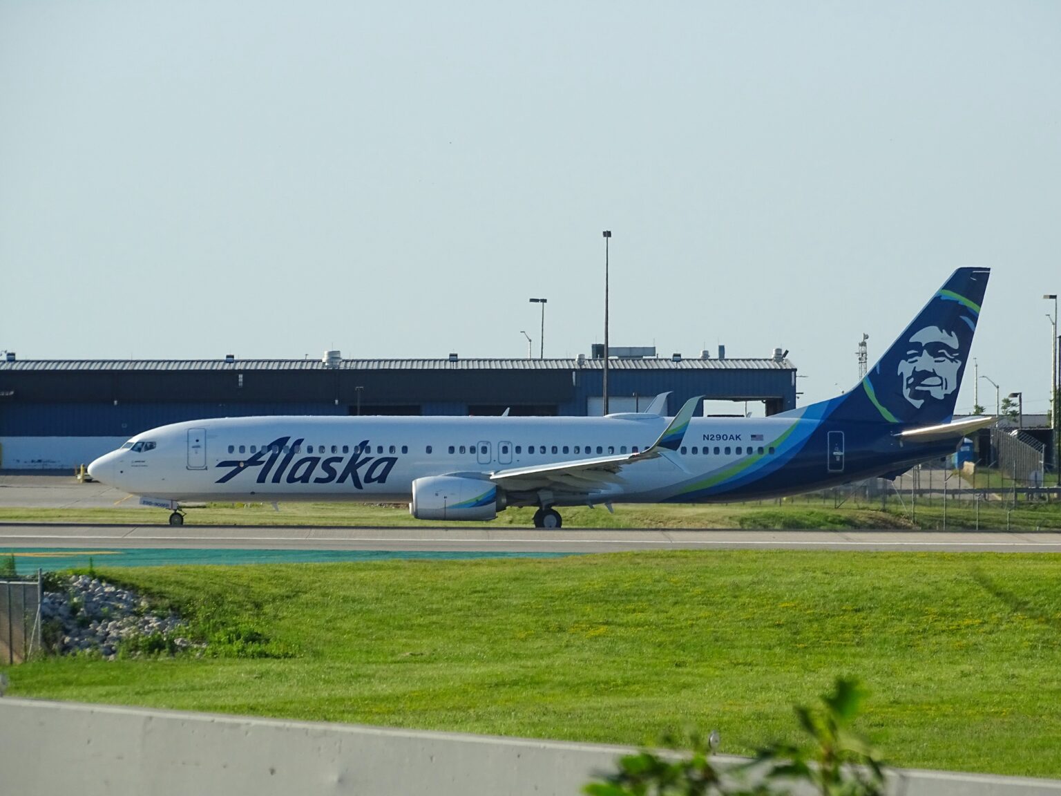 Alaska Airlines Pilot Salary | How to Get a Job as a Pilot at Alaska ...