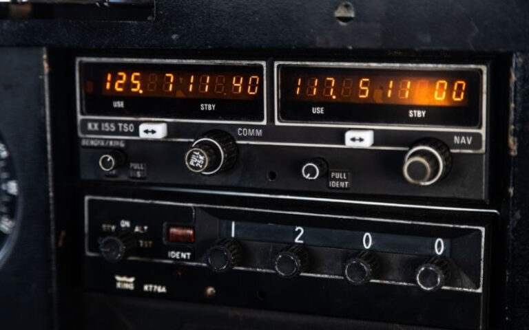 What is a Squawk in Aviation? Breaking Down Codes and the Meanings - Thrust Flight