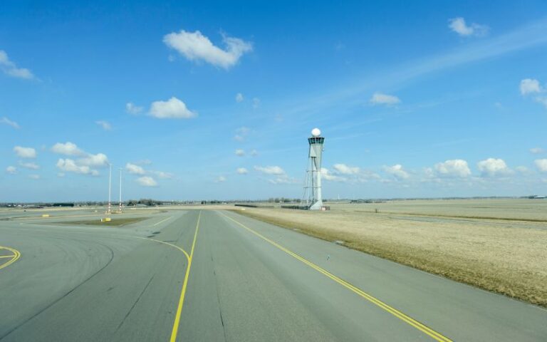 ATC Communications Pilots Must Know - Thrust Flight