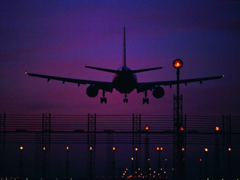 Airplane Lights and What They Mean - Thrust Flight