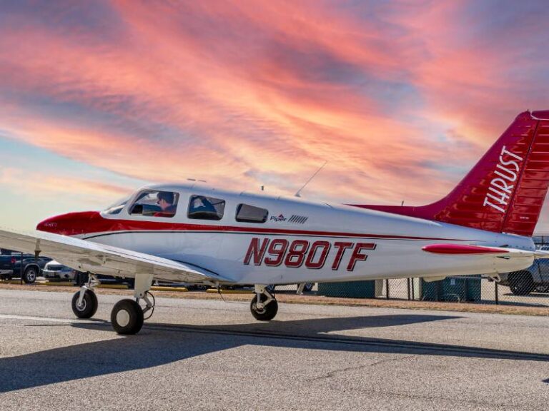 What Is CTAF and How Do You Use It? | CTAF vs UNICOM - Thrust Flight