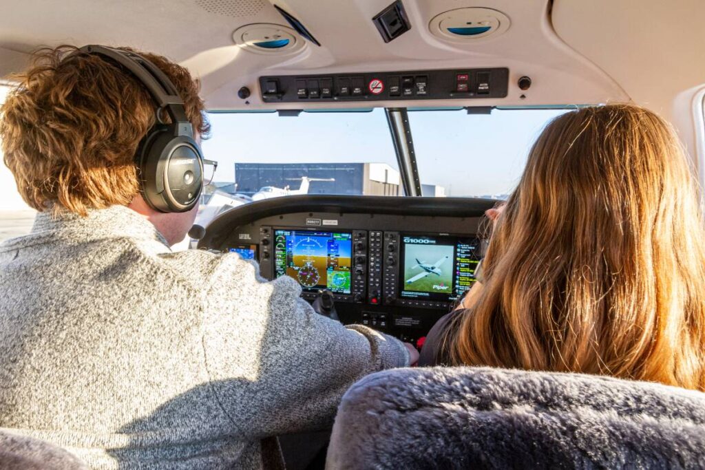 5 Aviation Scholarships to Help Pay for Flight School - Thrust Flight