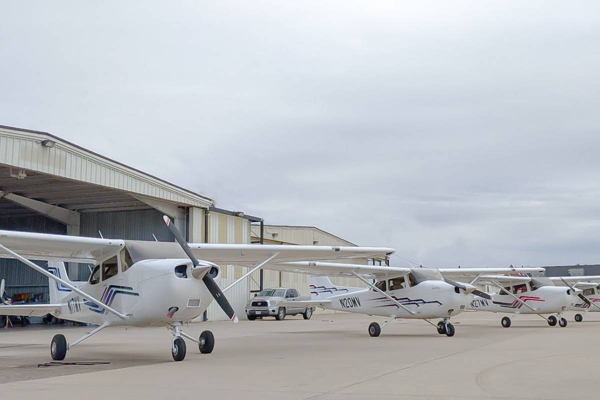 High Wing vs Low Wing: Which is Better? - Thrust Flight